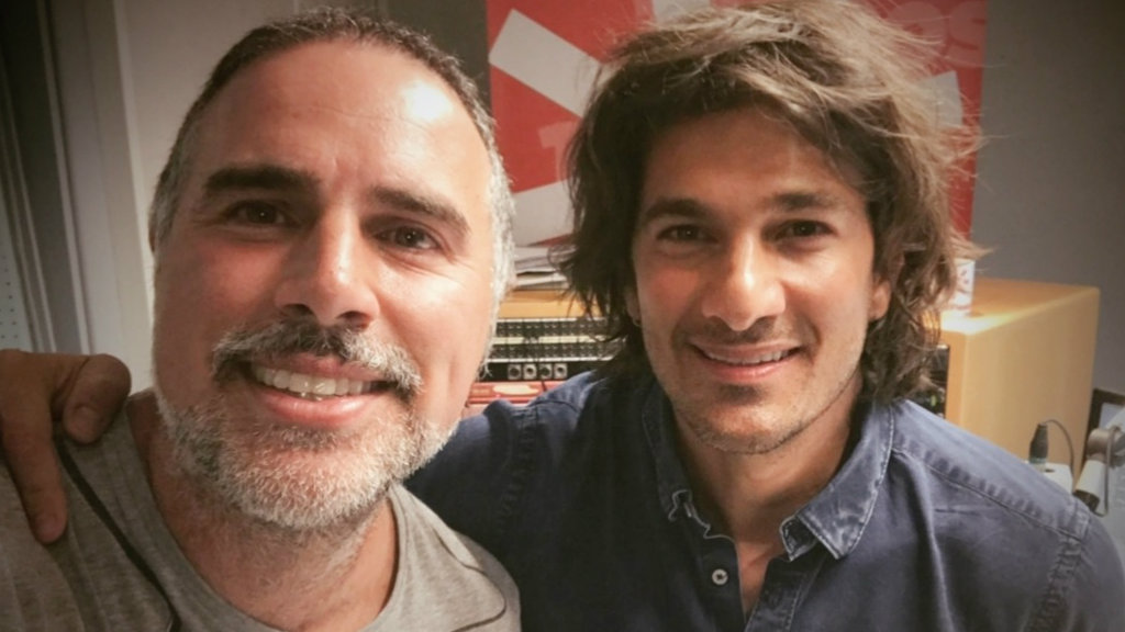 Hugo se presenta por sorpresa en Canal Fiesta con su nuevo single