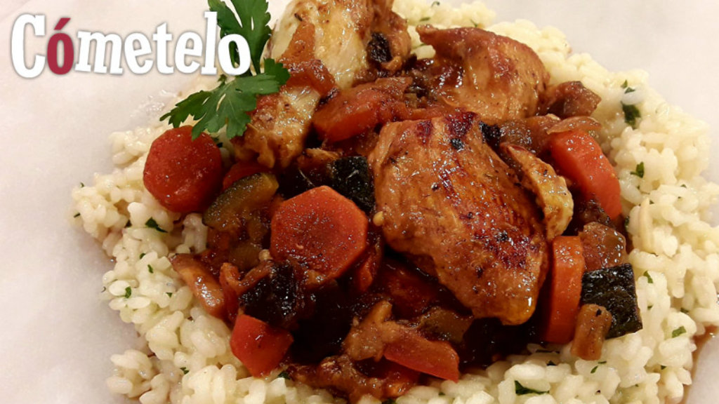 "Cómetelo" elabora una sabrosa receta de pollo guisado con verduras