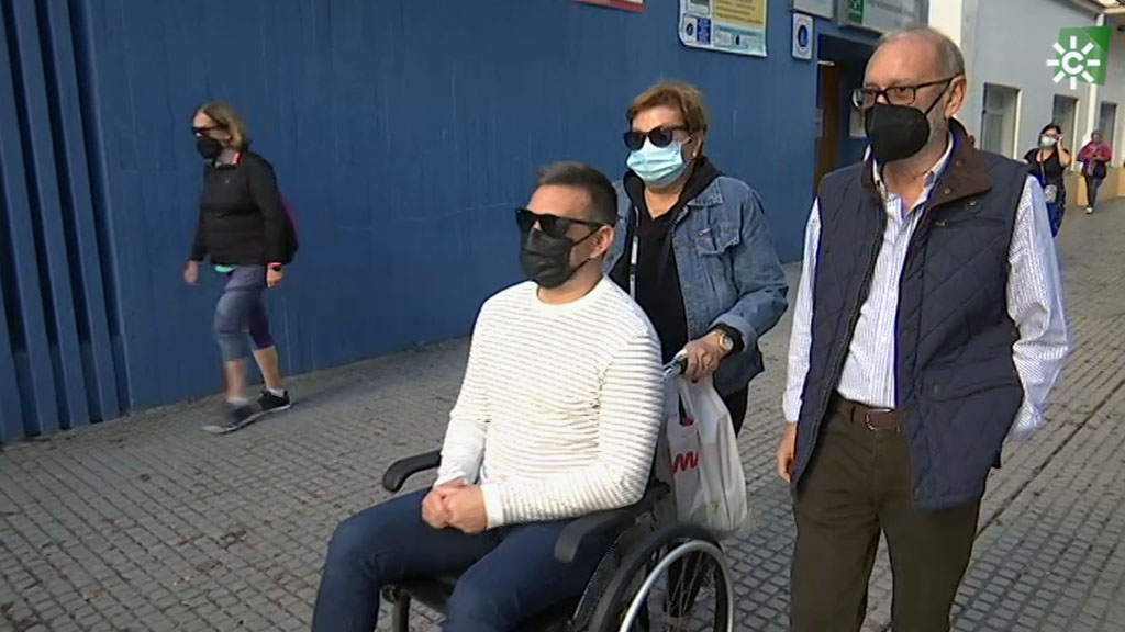 La vida del chirigotero Miguel Ángel Puchi después de seis meses en el ...