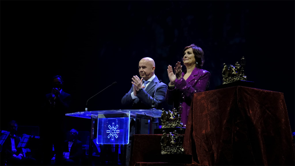 La Hermandad del Gran Poder, la Banda Municipal de Sevilla y Abel Moreno recogieron "El Llamador ...