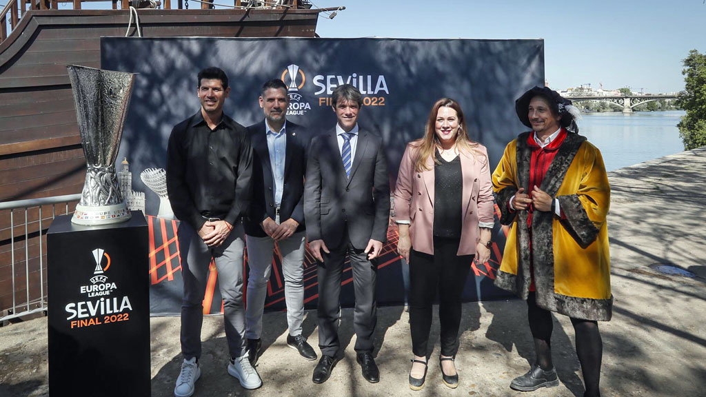 La Copa de la UEFA llega a Sevilla en el 16º aniversario de la primera ...
