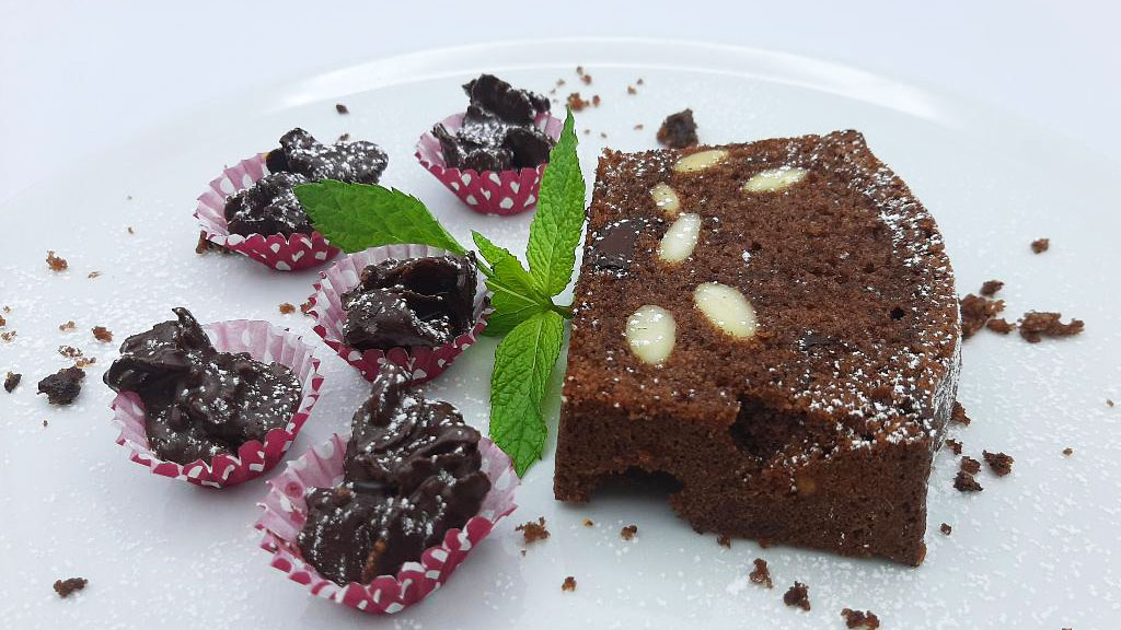 Bizcocho de chocolate con almendras, sabor a otoño en Cómetelo