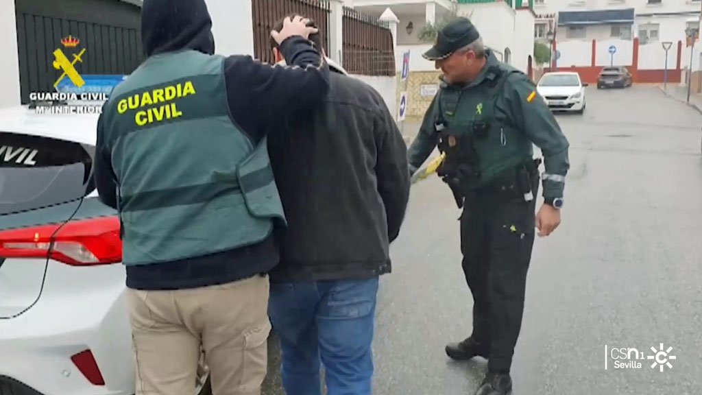 Detenidos en Sevilla dos jóvenes por grabar y difundir imágenes íntimas de sus amigas con una ...
