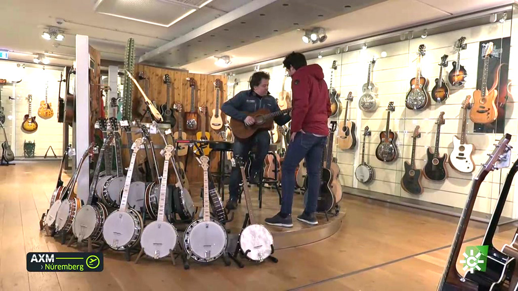 Andalucía X el mundo | La tienda de instrumentos más grande de Europa ...