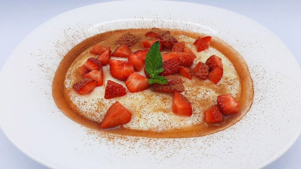 Manjar de monjas y quesada, postres con tradición en Cómetelo de Canal Sur