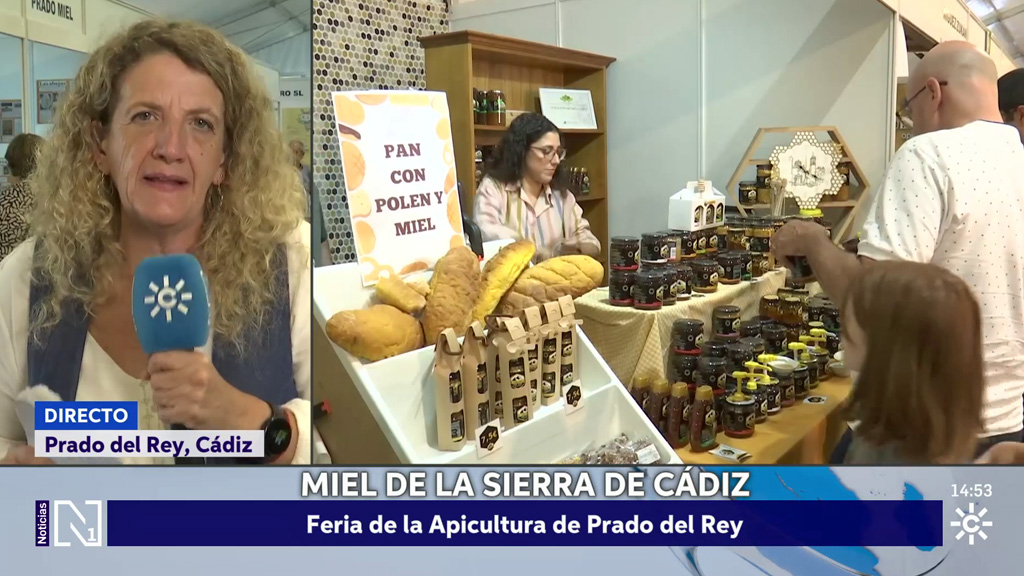 Prado del Rey se convierte en la capital de la miel con la Feria de la Apicultura