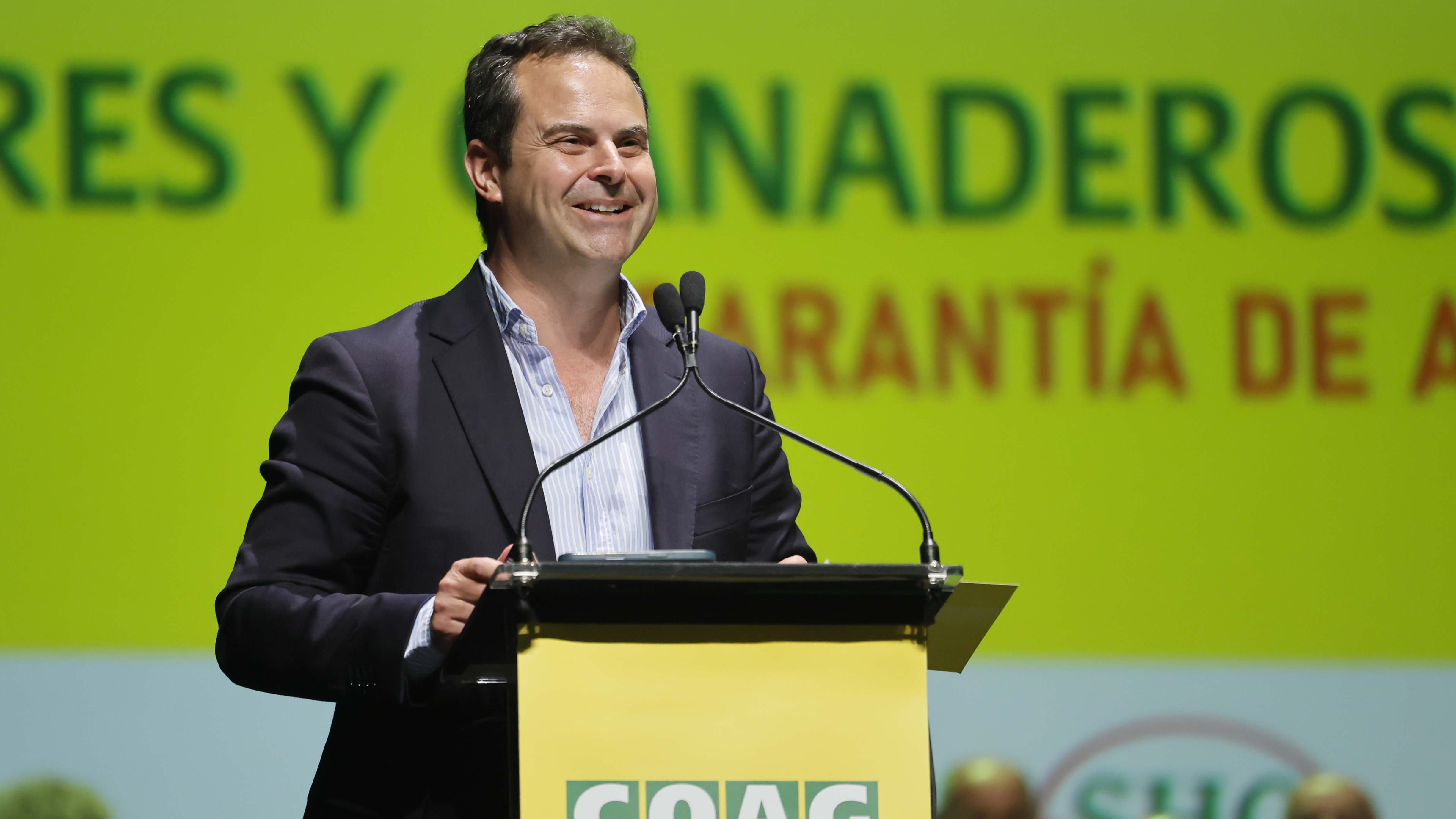 Juan Luis Ávila sustituye a Miguel López al frente de COAG-A después de 37 años