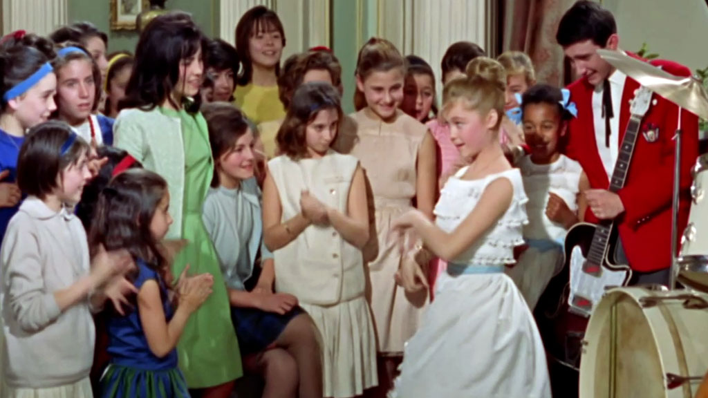 Canal Sur revive el encanto de Marisol con Tómbola