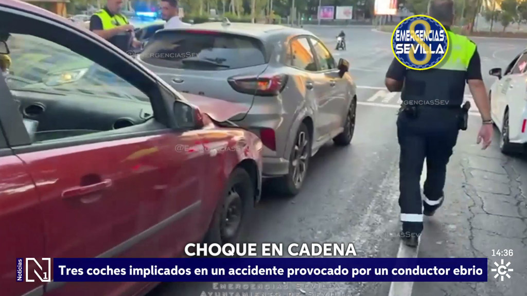 Tres Coches Implicados En Un Choque En Cadena En Sevilla